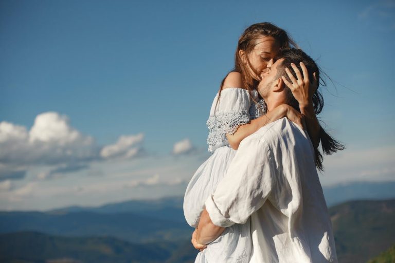 Latin Chat Lines Center- Free Trial Phone Numbers for Latino Dating